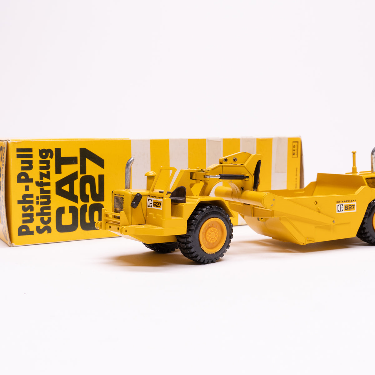 MO-32 NZG Cat 627 Scraper – Titan Diecast LLC
