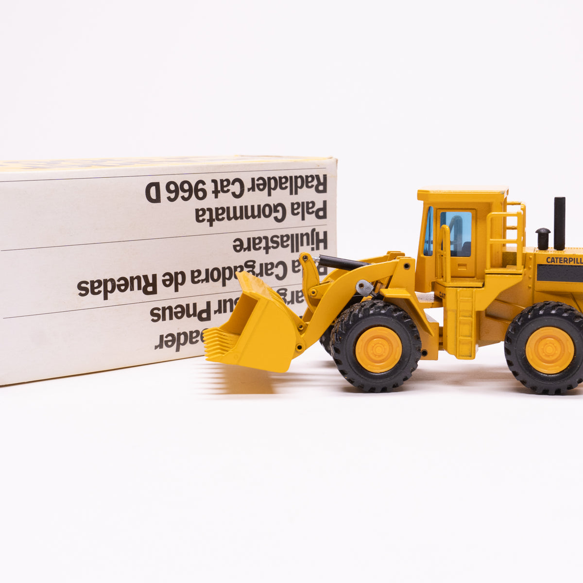 MO-41 NZG Cat 966D Loader – Titan Diecast LLC