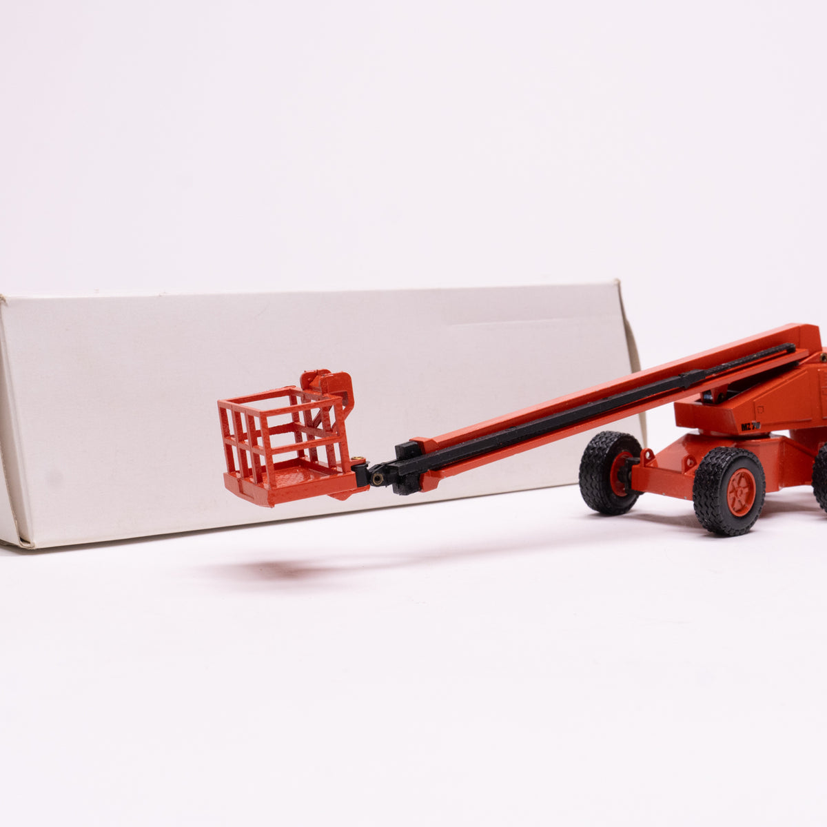 MO-94 NZG Grove MZ76 Manlift - Red Version – Titan Diecast LLC