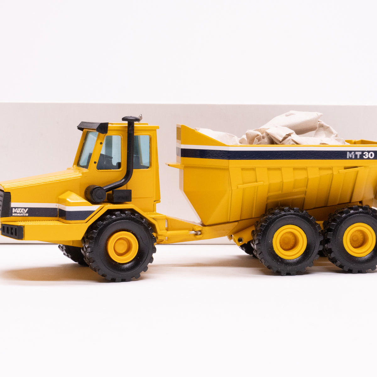 MD-152 Conrad Moxy Dump Truck – Titan Diecast LLC